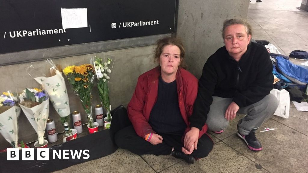 Homeless man found opposite Houses of Parliament dies - BBC News