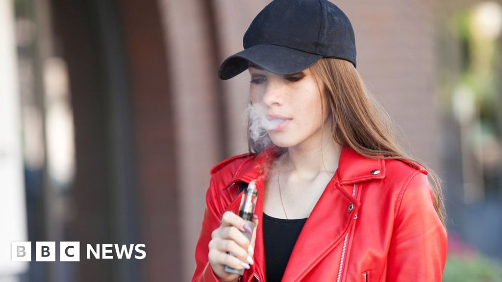 E-cigarettes can be key weapon against smoking, say MPs - BBC News