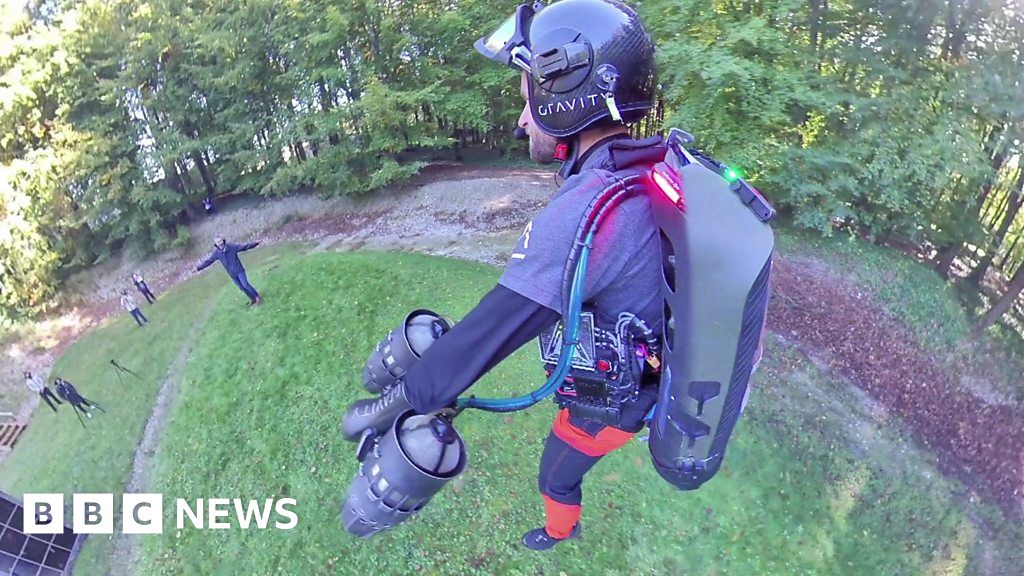 Putting a jetpack to the test - BBC News