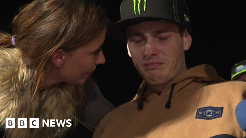 Speedway rider Darcy Ward speaks at benefit meeting - BBC News