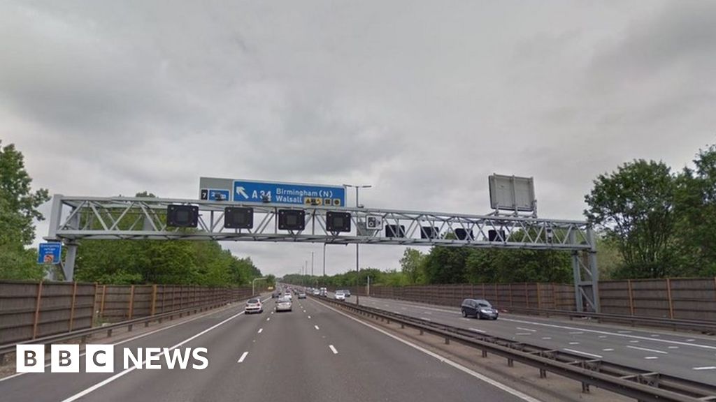 Migrant boy found walking along M6 near Birmingham - BBC News