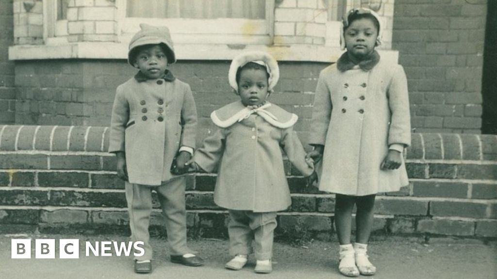 Reading honours Windrush Generation online - BBC News