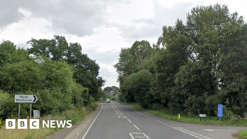 Motorcyclist killed between Basingstoke and Tadley in crash - BBC News