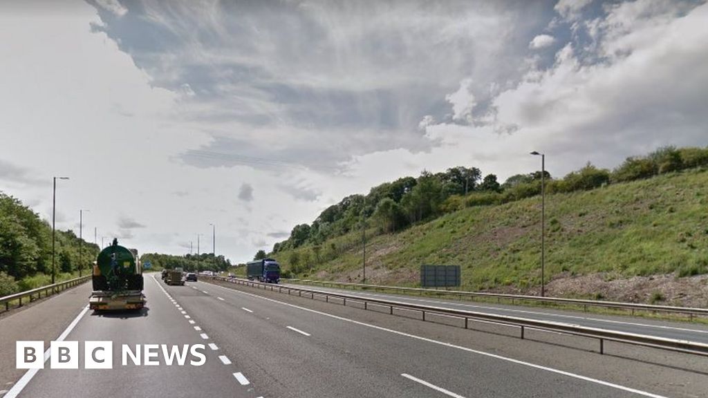 M8 reopens after four-car crash in outskirts of Edinburgh - BBC News