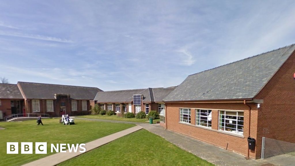 Investigation into Powys schools' bus subsidy payments - BBC News