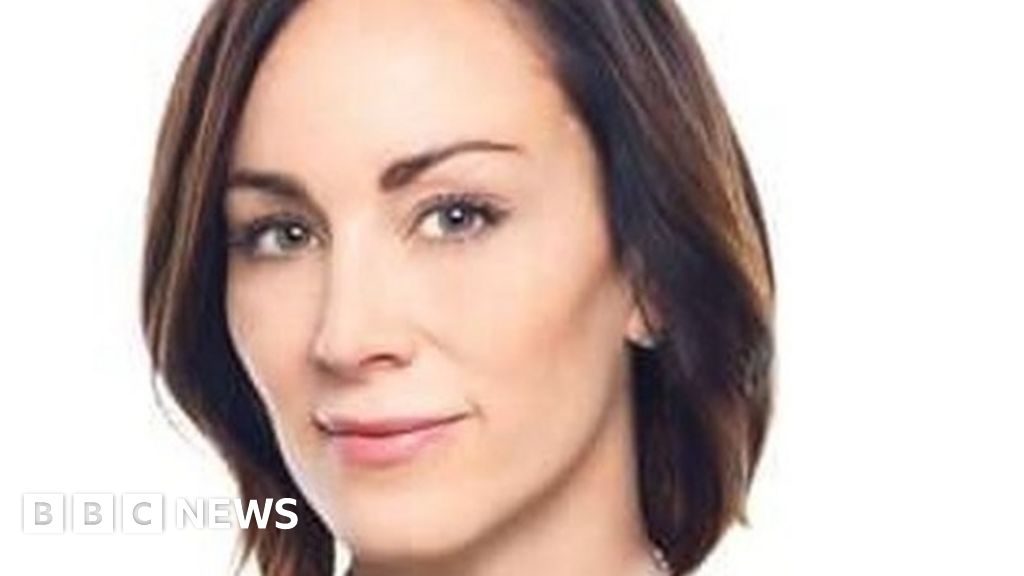 'I felt dead', kidnap survivor Amanda Lindhout tells court - BBC News