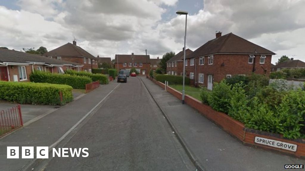 Hucknall murder: Woman charged over man's stabbing - BBC News