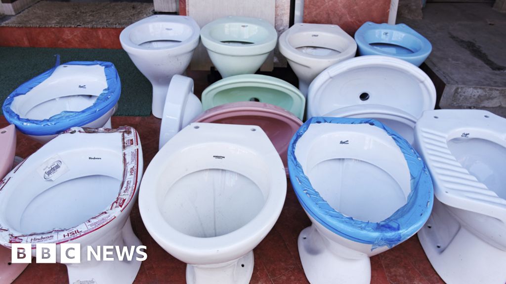 How India is solving its toilet crisis - BBC News