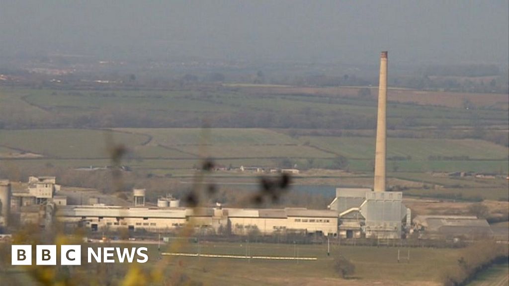 Westbury cement works chimney demolished - BBC News