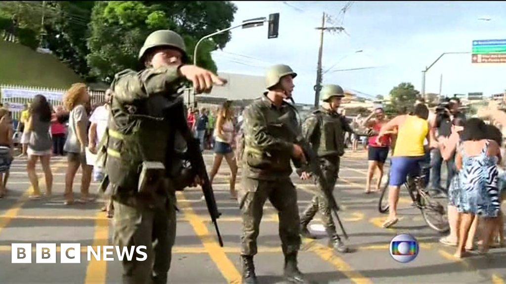Brazil sends troops to Espirito Santo as police strike continues - BBC News