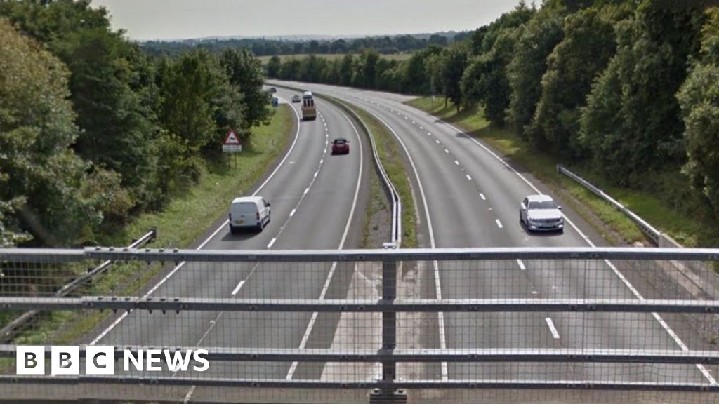 A483 Wrexham bypass reopens after crash - BBC News