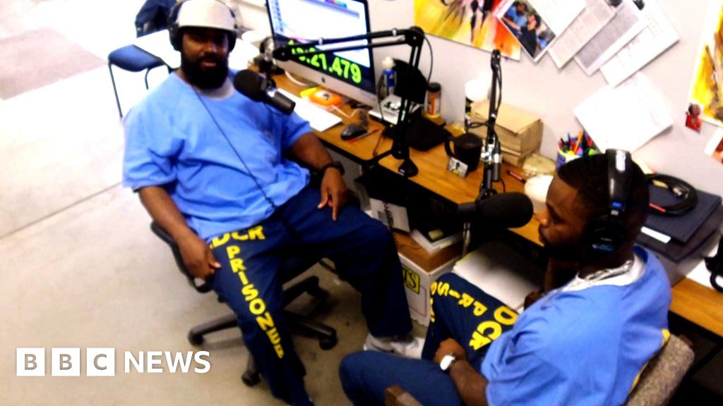 California prisoners make podcast hit, Ear Hustle - BBC News