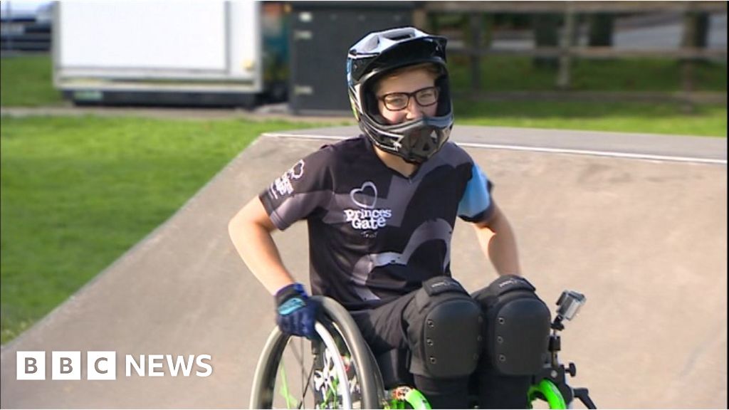 Tenby teenager Lily Rice performs wheelchair backflip - BBC News