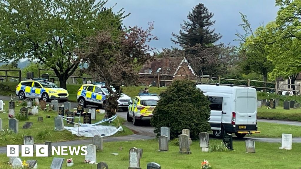Petersfield Cemetery police probe over 'unexpected' human remains - BBC ...