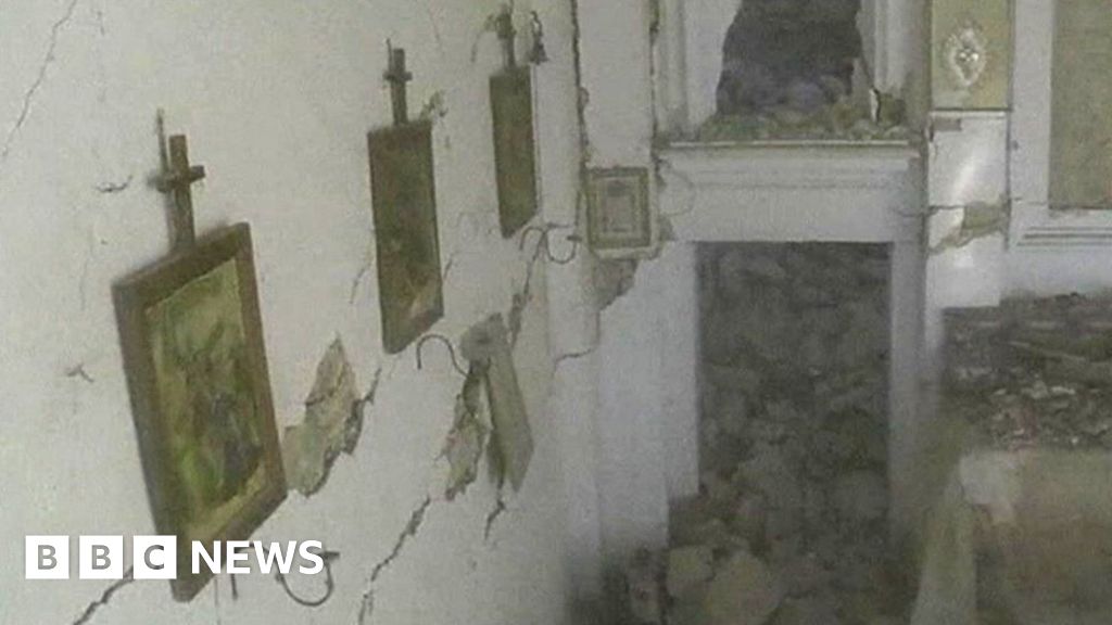 Italy earthquake: Drone reveals church interior - BBC News