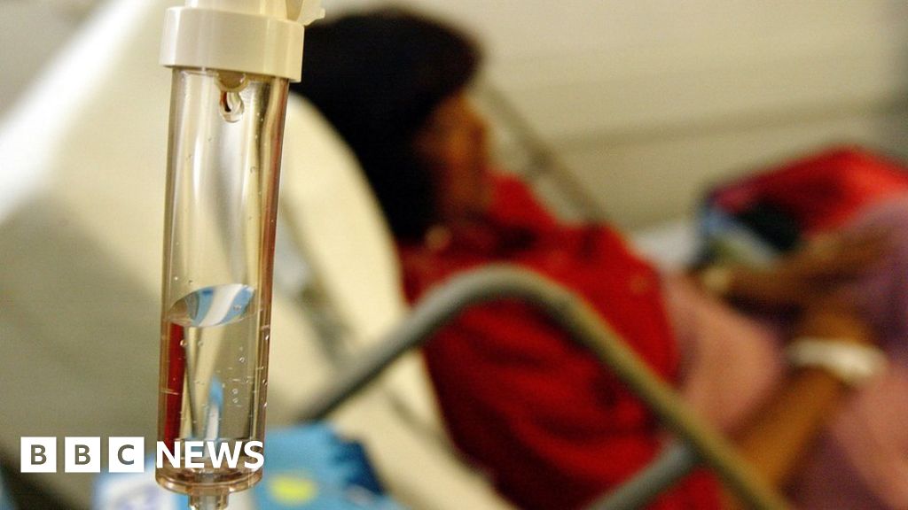 Greece crisis: Cancer patients suffer as health system fails - BBC News