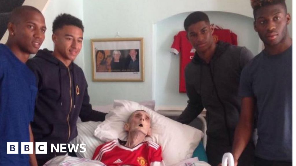 Manchester United Players Grant Dying Fans Final Wish Bbc News