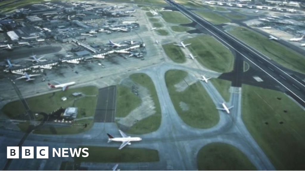 Timeline of Heathrow expansion delays - BBC News