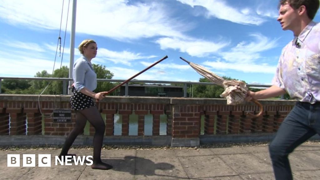 Philip Pullman's Ruby in the Smoke to make bookshop stage debut - BBC News