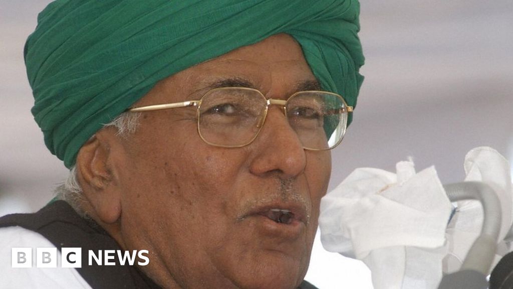 India ex-minister, 82, passes school exam - BBC News