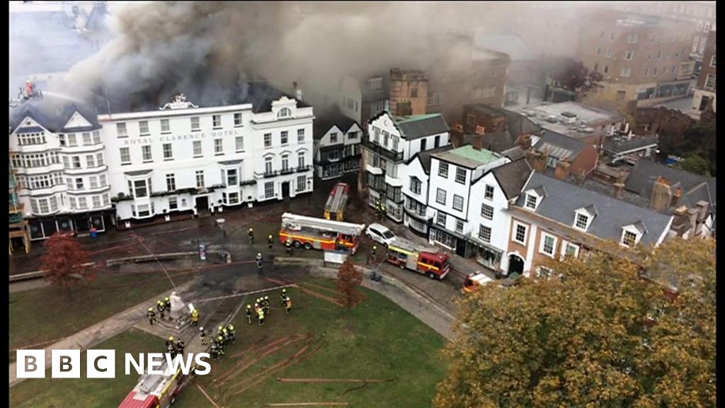 Fire hits Exeter's Cathedral Green in Devon - BBC News