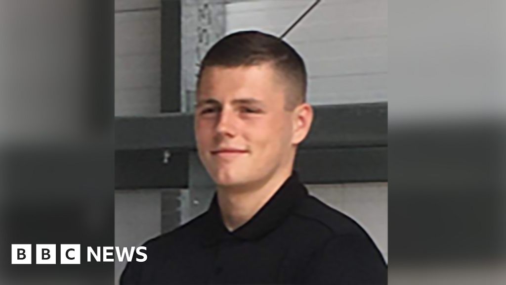 Man, 27, in court charged with Greenock murder - BBC News