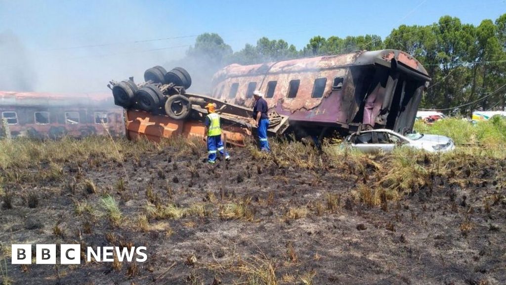 South Africa train crash: 'Bodies burnt beyond recognition' - BBC News