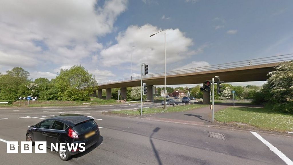 Busy Leicester flyover to close overnight for major repairs - BBC News
