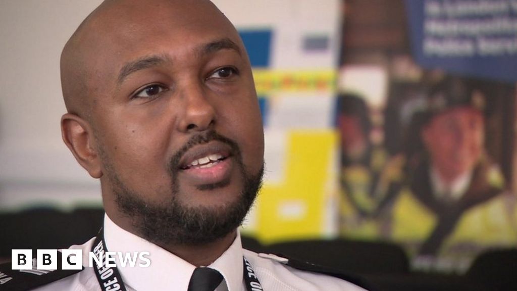 Met Police urges diverse Londoners to sign up with force - BBC News