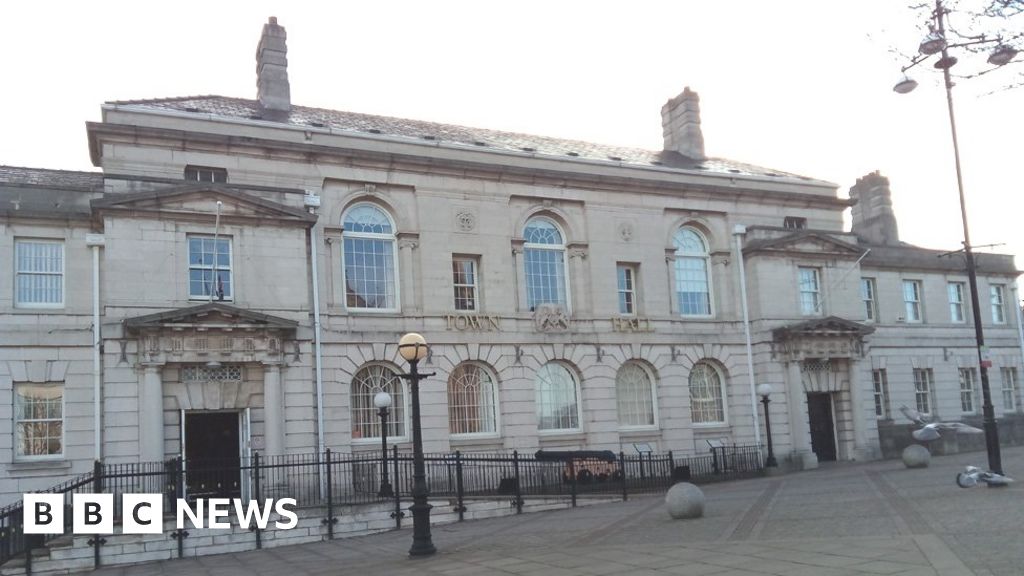 Rotherham sex abuse victims face counselling delays - BBC News