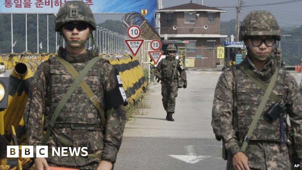 Koreas resume talks over border row - BBC News
