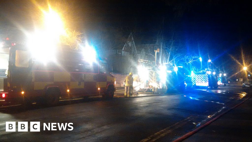 Large fire at former Oxford care home on Banbury Road - BBC News