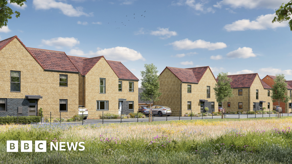 Plans for 145 homes in Yate approved at second attempt - BBC News
