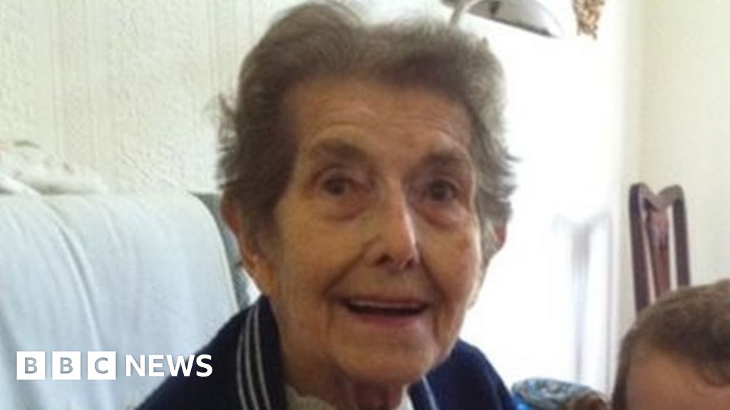 Hospital medication error for Kathleen Neville, 93 - BBC News