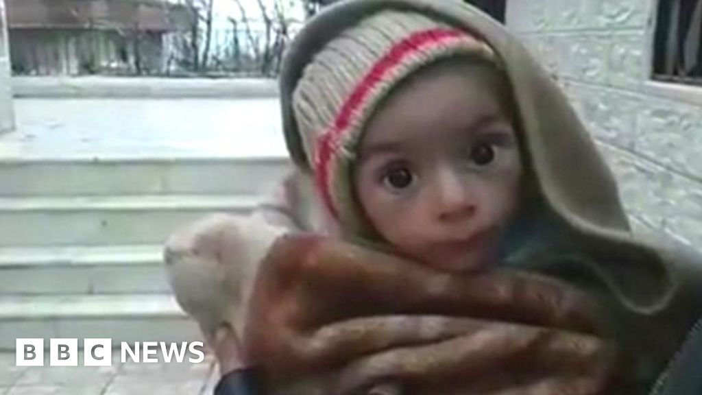 Syria civil war: Civilians 'starving to death' in besieged towns - BBC News