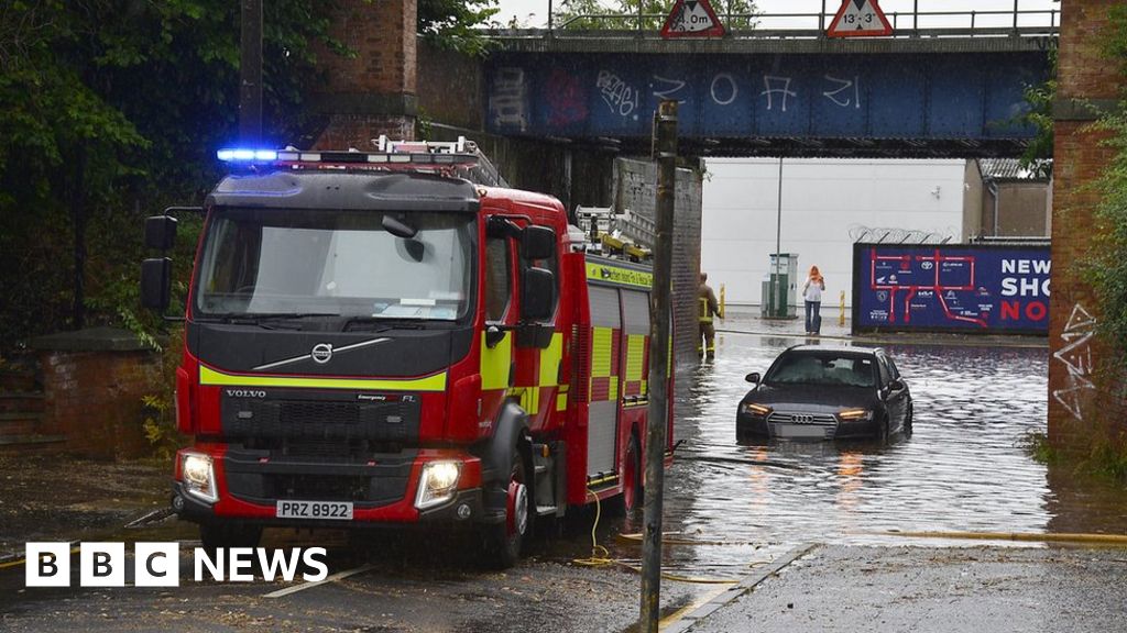 Roads and property flooded in NI thunderstorms - BBC News