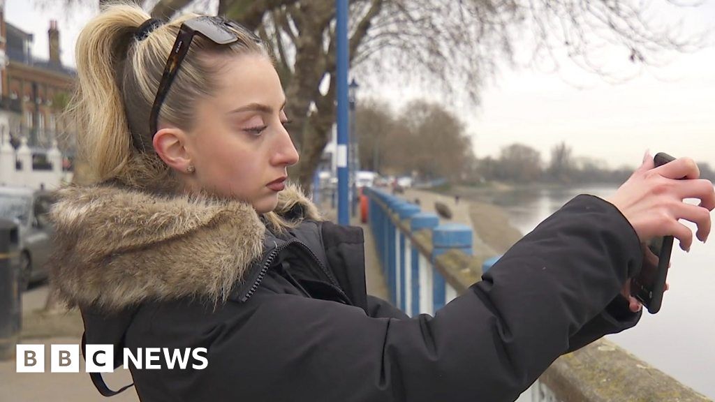 Social media: Altered images cause filtered mindset - campaigner - BBC News