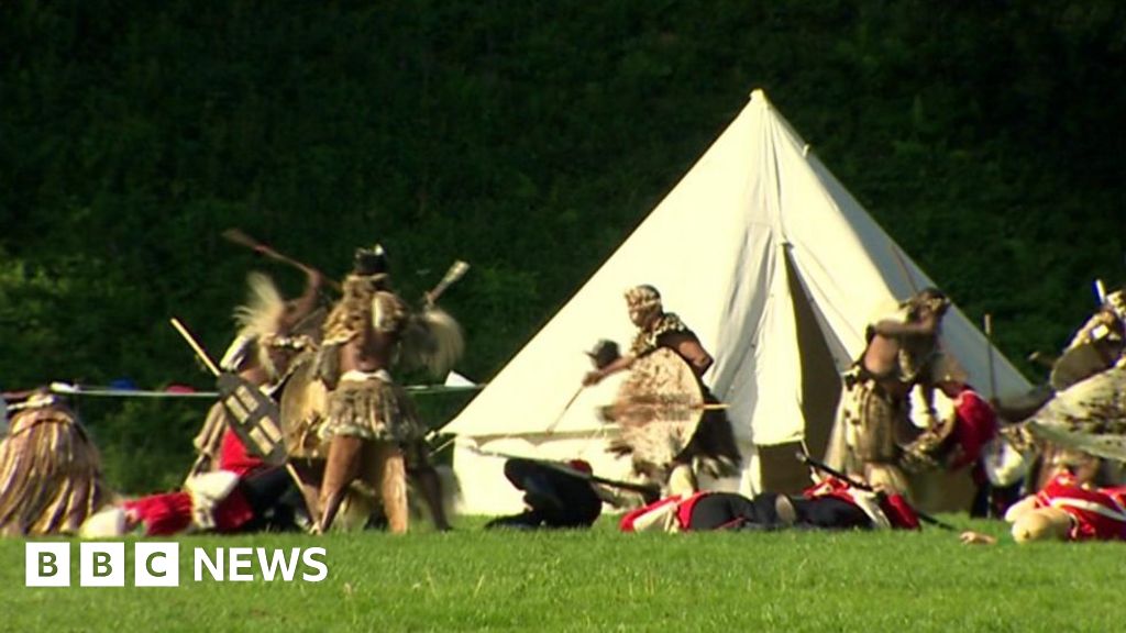 Battle of Isandlwana re-enacted by Zulus at Cardiff Castle - BBC News