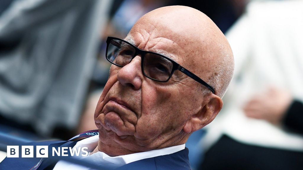 Rupert Murdoch ends Sky association with Comcast stake sale - BBC News