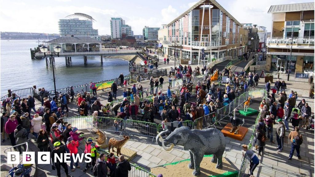 Life-size Lego safari on show in Mermaid Quay, Cardiff Bay - BBC News