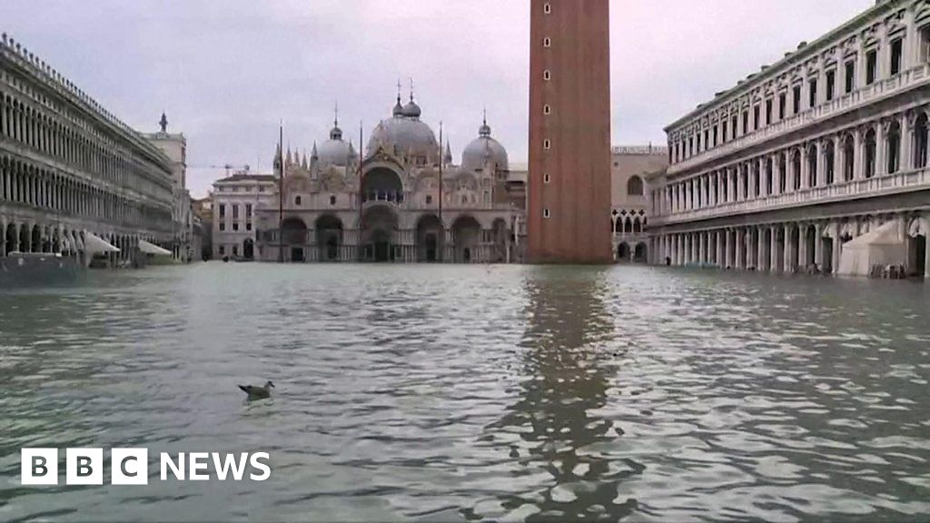 The fight to stop Venice from flooding - BBC News