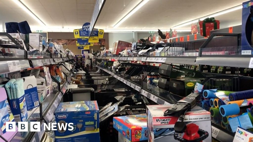 Covid: Shoppers divided over non-essential items - BBC News