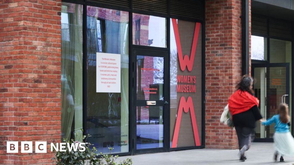 Women's Museum opens in Barking with nuns exhibition - BBC News