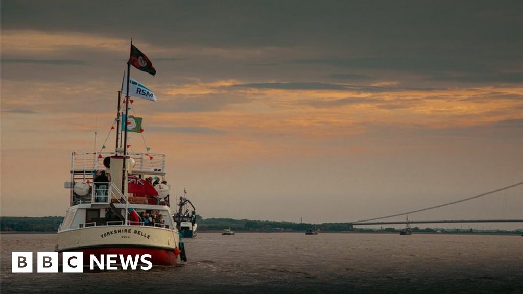 Platinum Jubilee: Humber flotilla sees 70 vessels sail down river - BBC ...