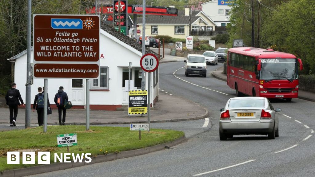 NI Paper Review: Brexit border strip and Omagh 'snub' - BBC News