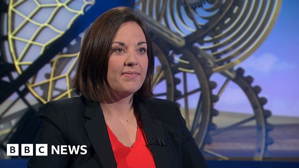Kezia Dugdale would allow indyref 'free vote' - BBC News