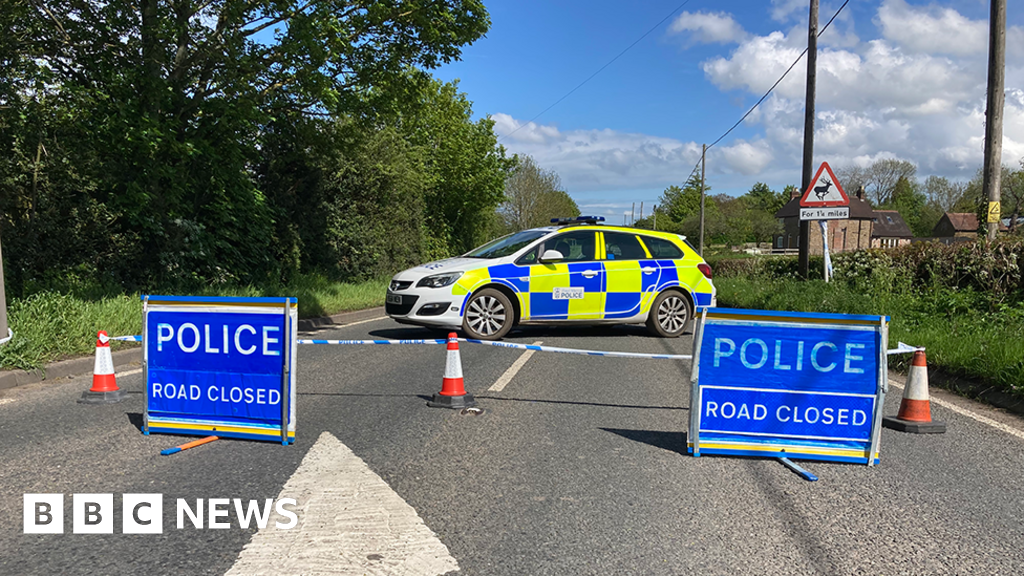 Callow Hill: Two women and a boy, 4, killed in crash - BBC News