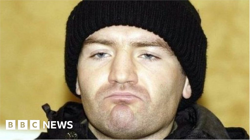 Former boxing champion Scott Harrison back in British jail - BBC News