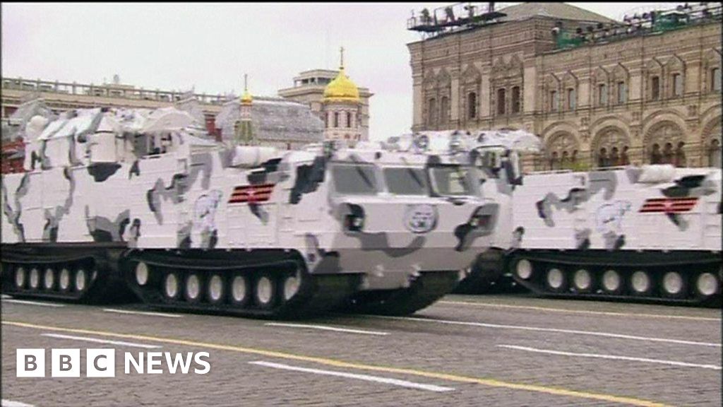 Russian WW2 victory parade features Arctic missiles - BBC News
