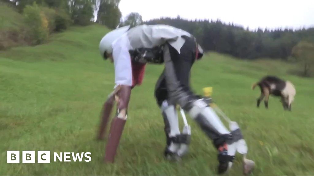 'Goat man' Thomas Thwaites pretends to be a goat in the Swiss Alps ...